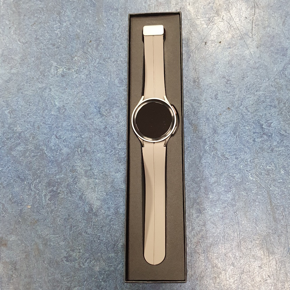 Pre-owned Samsung Galaxy Watch 5 Pro model SM-R920 45mm grey silicone ...